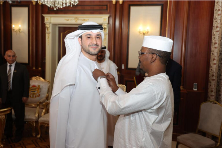 Chad awards Ali Chimmari the Order of "National Knight" in recognition of the "Noor Chad ...