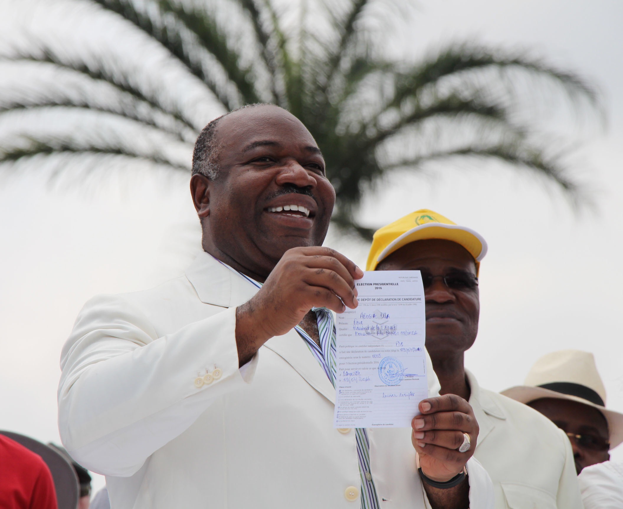 Ali Bongo: une journée mouvementée de dépôt de candidature | Financial ...