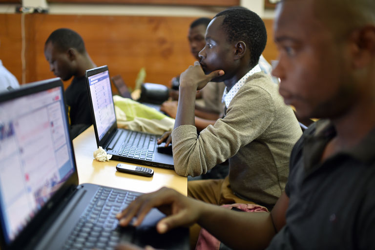 Orange et OpenClassroom s’associent pour former les jeunes africains ...