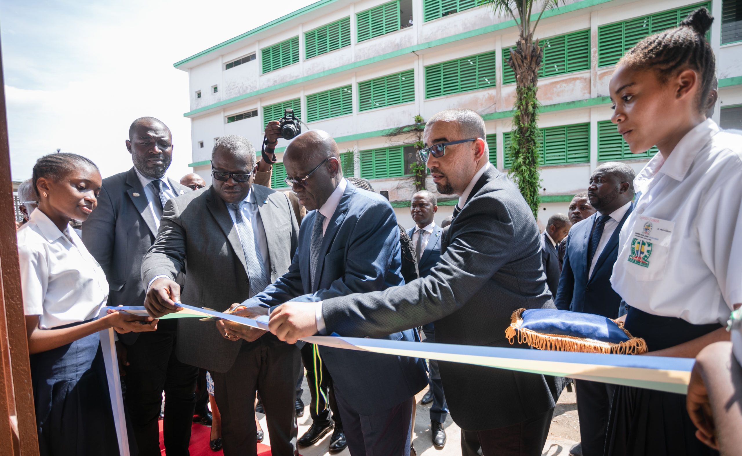 La Fondation BGFIBank offre un nouveau Centre de documentation et d ...