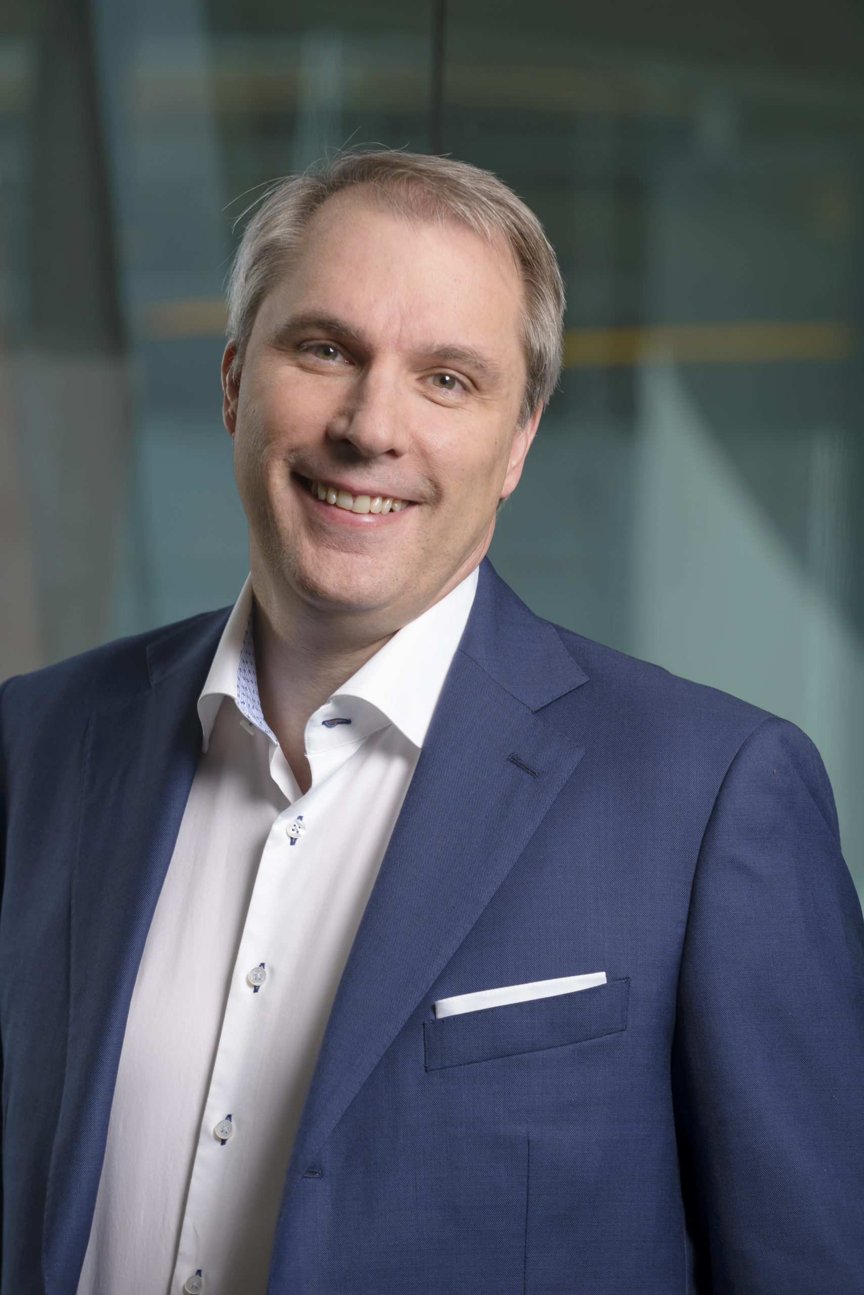 Cameroun : Stephen Blewett Directeur Général de MTN en poste ...