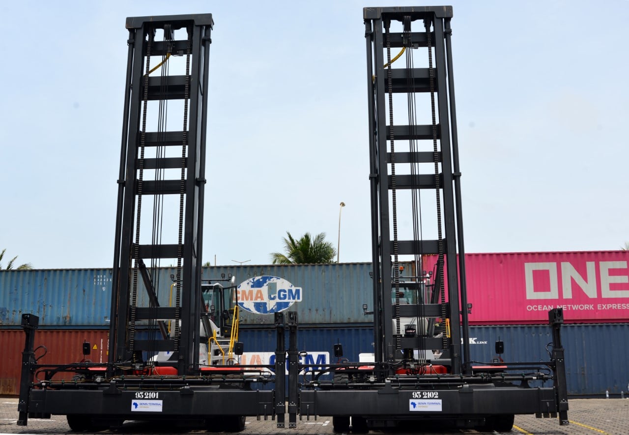 Bénin Terminal renforce ses équipements et se dote de deux nouveaux ...