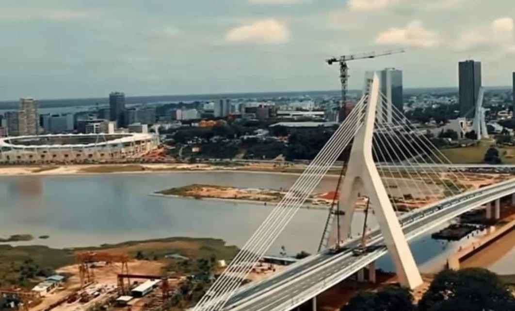 Côte d’Ivoire : Alassane Ouattara inaugure le pont à haubans d’Abidjan ...