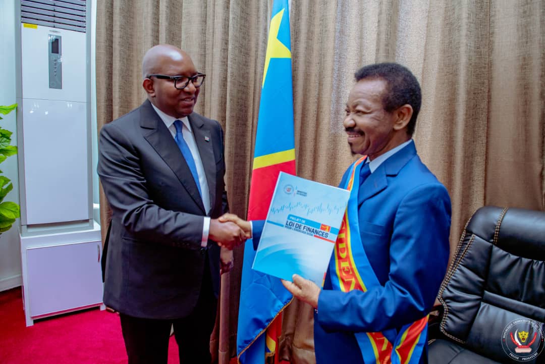 Rdc Un Projet De Budget 2024 De 16 6 Milliards De Dollars Soumis à L