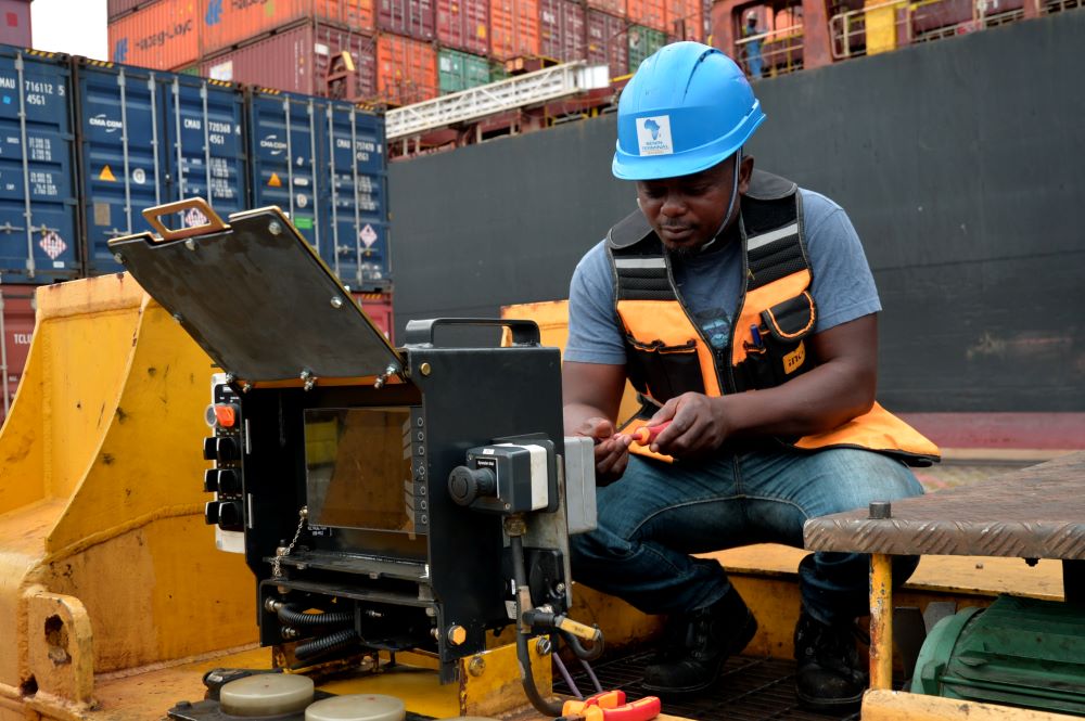 Bénin Terminal dote tous ses portiques de quai de la technologie ...