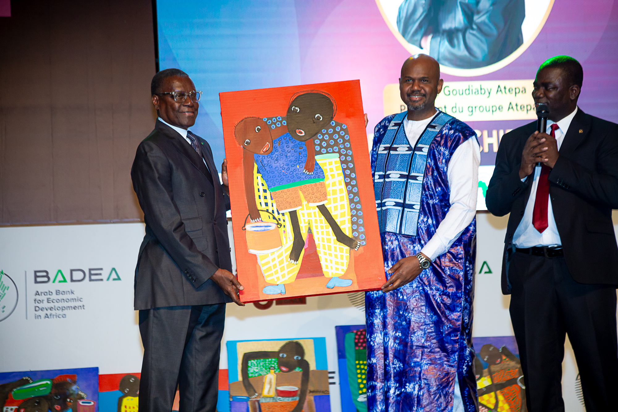 Pierre Atepa Goudiaby honoré du prix Lifetime Achievement aux Financial ...