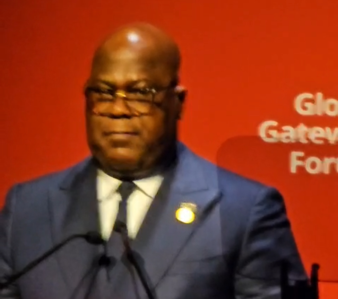 Depuis Bruxelles, Félix Tshisekedi tend la main à Paul Kagame : un message fort pour la paix ...