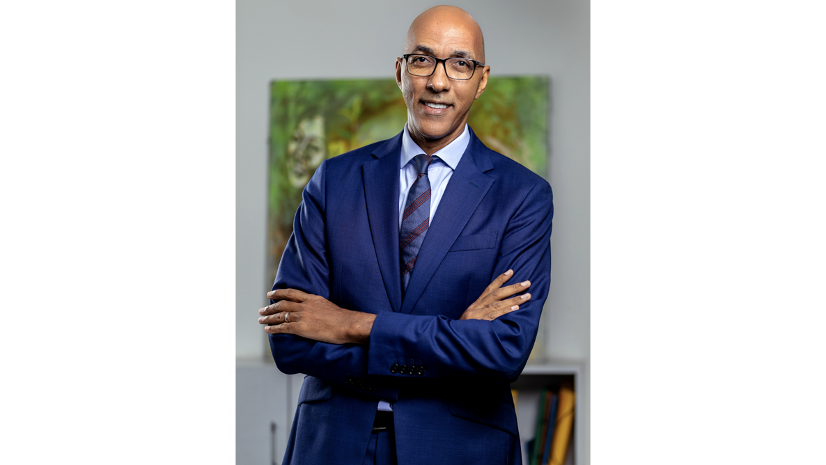Entretien exclusif avec Lionel Yondo Black , Directeur régional de l ...